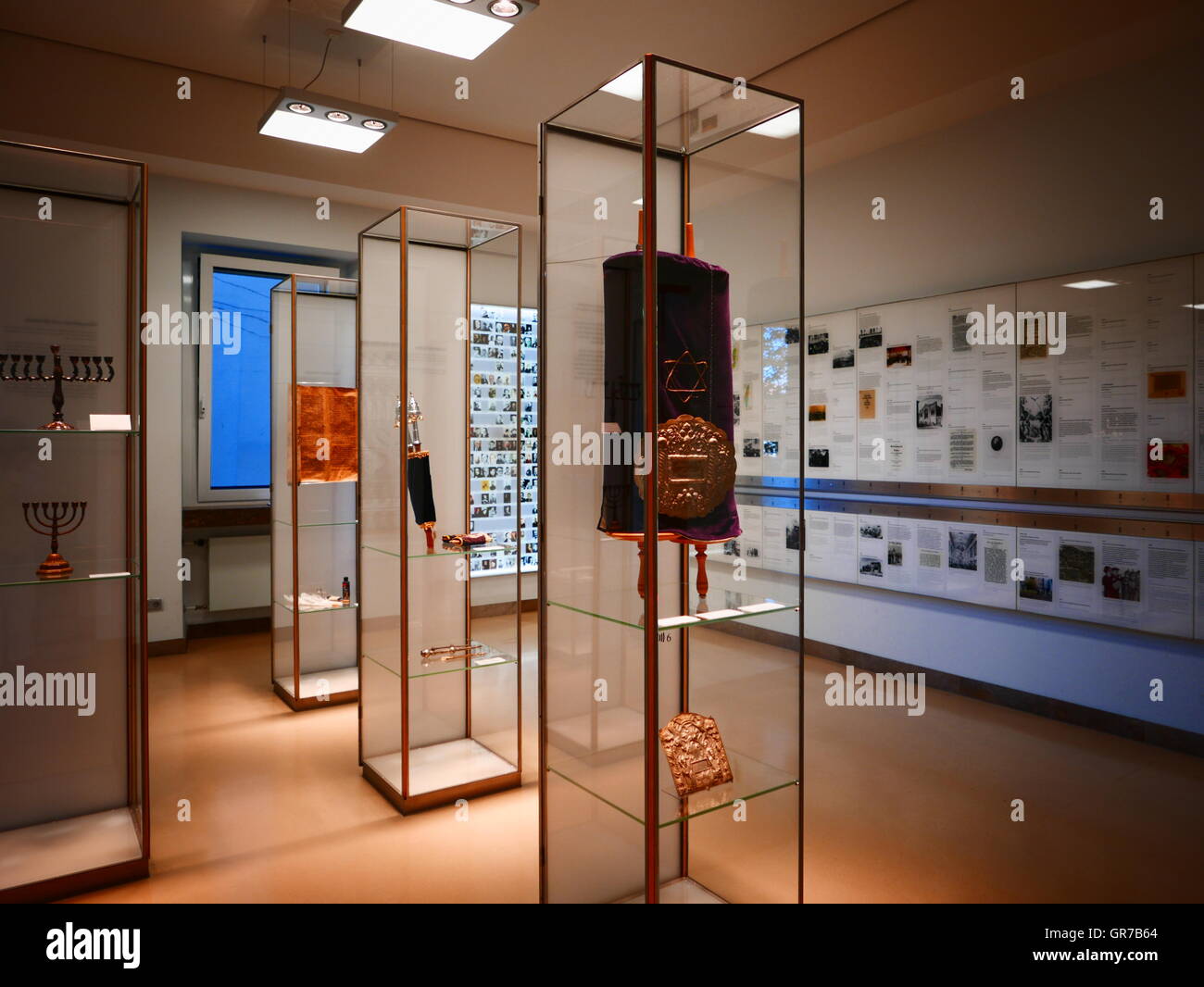 Old synagogue interior hi-res stock photography and images - Alamy