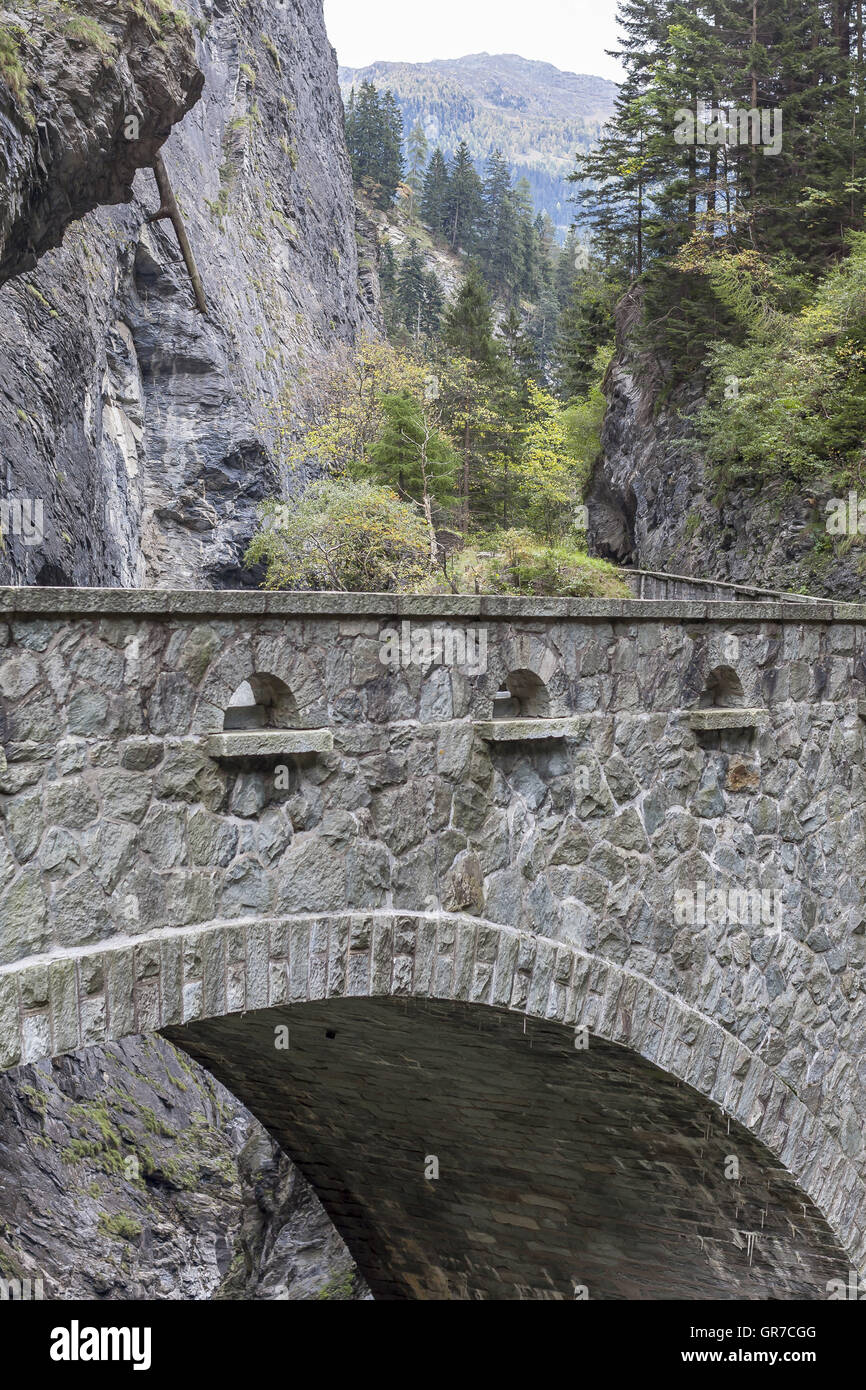 Via mala switzerland hi-res stock photography and images - Alamy