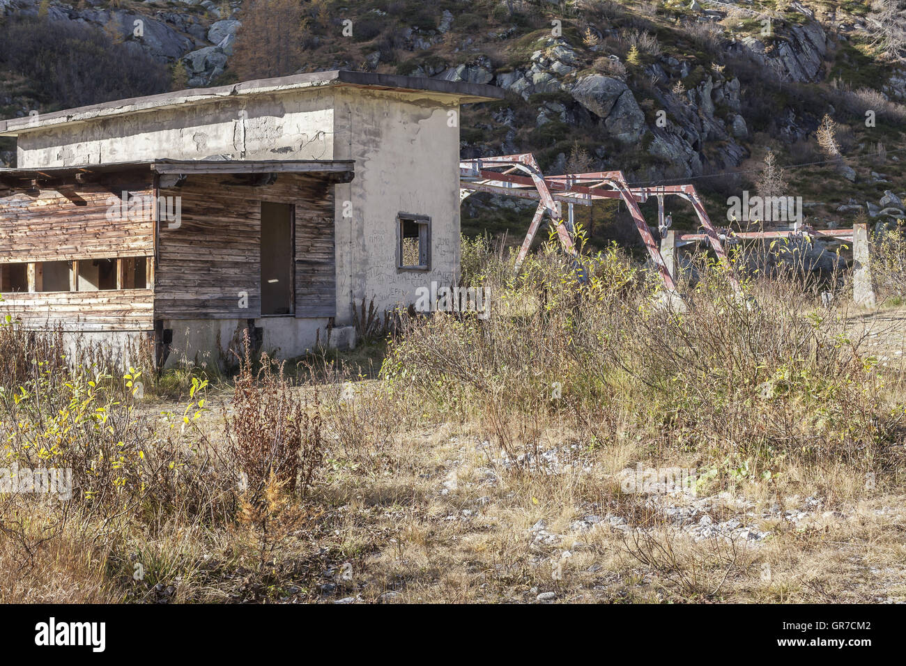 Broken lift hi-res stock photography and images - Alamy