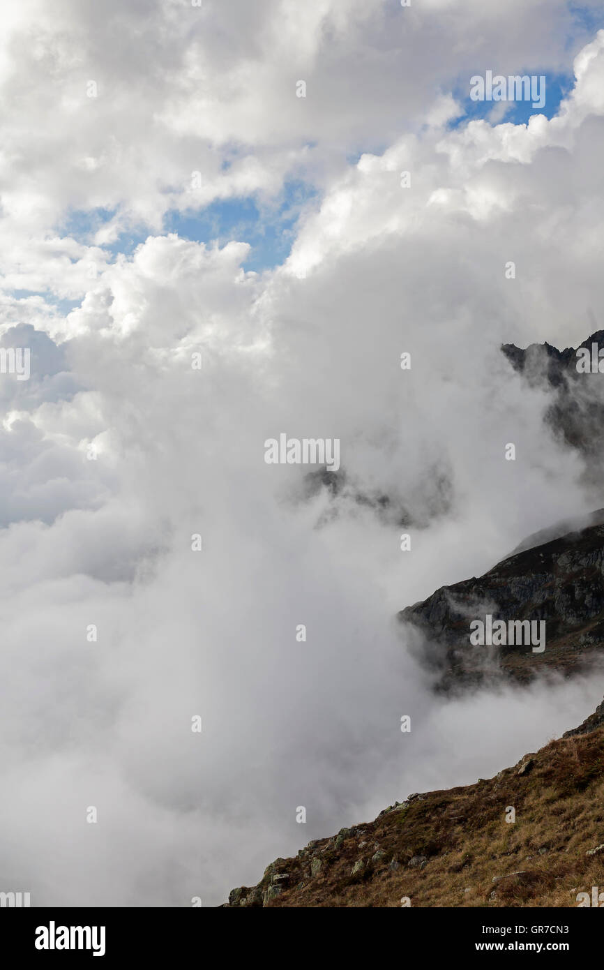 Impressive Clouds And Bustle In The Urner Alps Stock Photo - Alamy