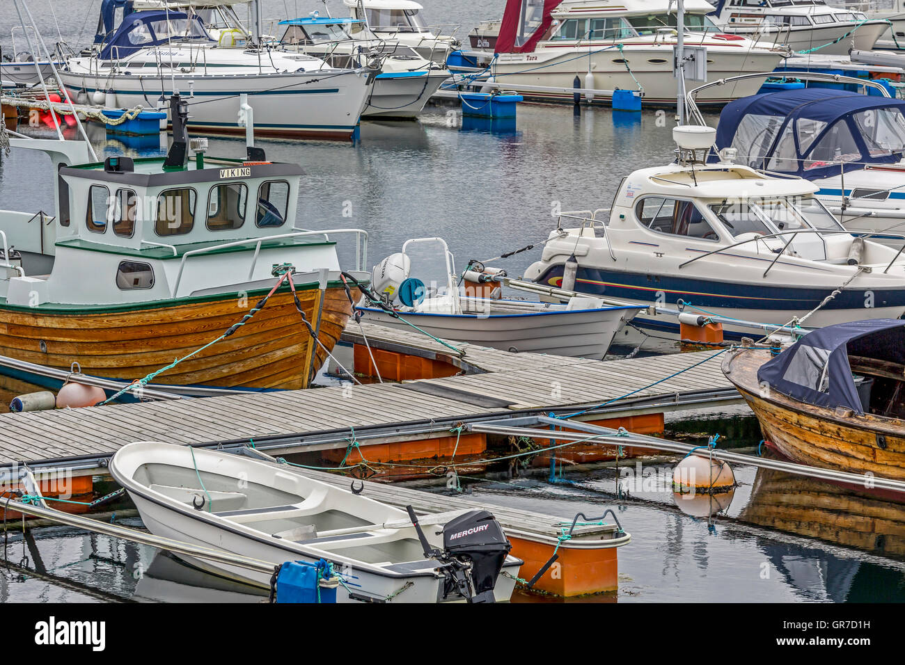 Small Fishing Harbor On The Norwegian Atlantic Road Stock Photo - Alamy
