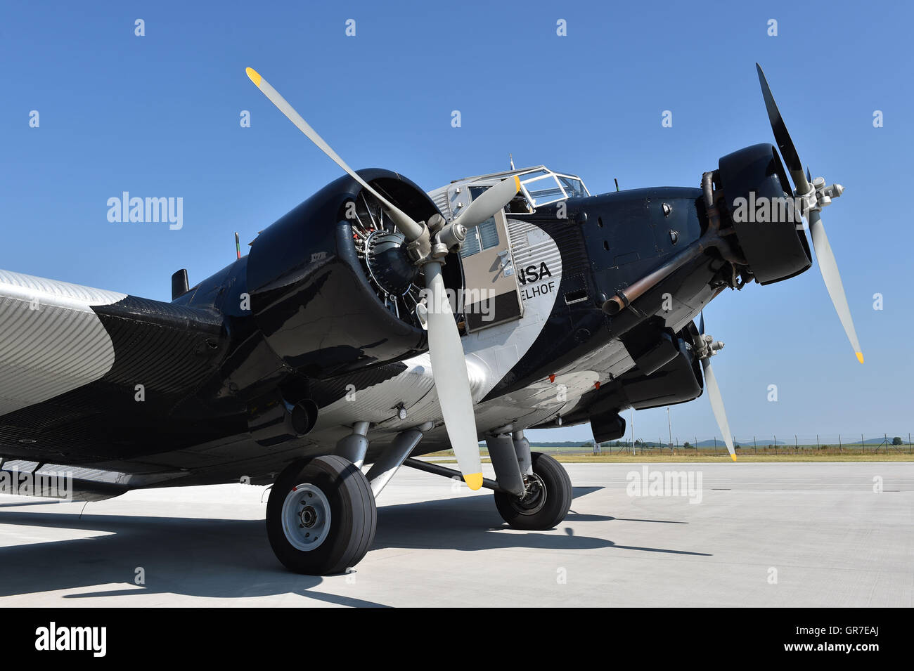 Junkers ju 52 motor hi-res stock photography and images - Alamy