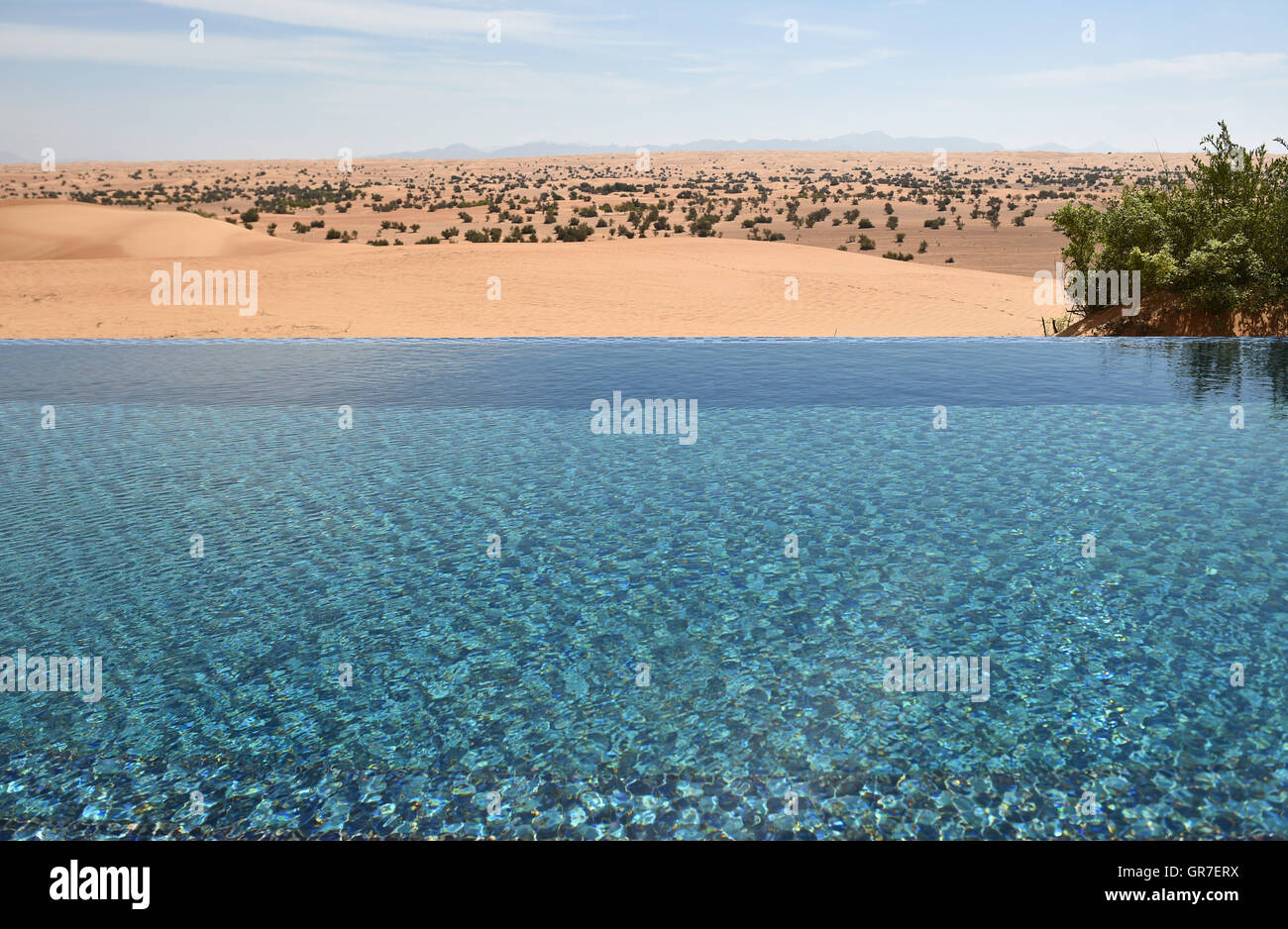 Pool In The Desert Stock Photo - Alamy