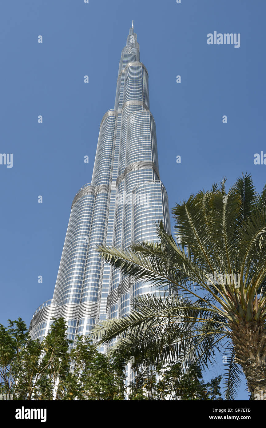 Facade of the burj khalifa in dubai hi-res stock photography and images ...