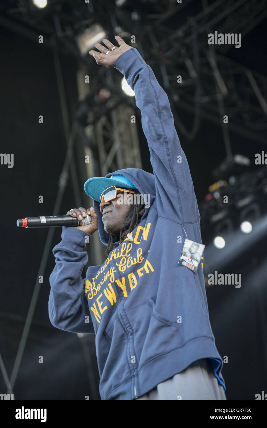 Public enemy rap group hi-res stock photography and images - Alamy