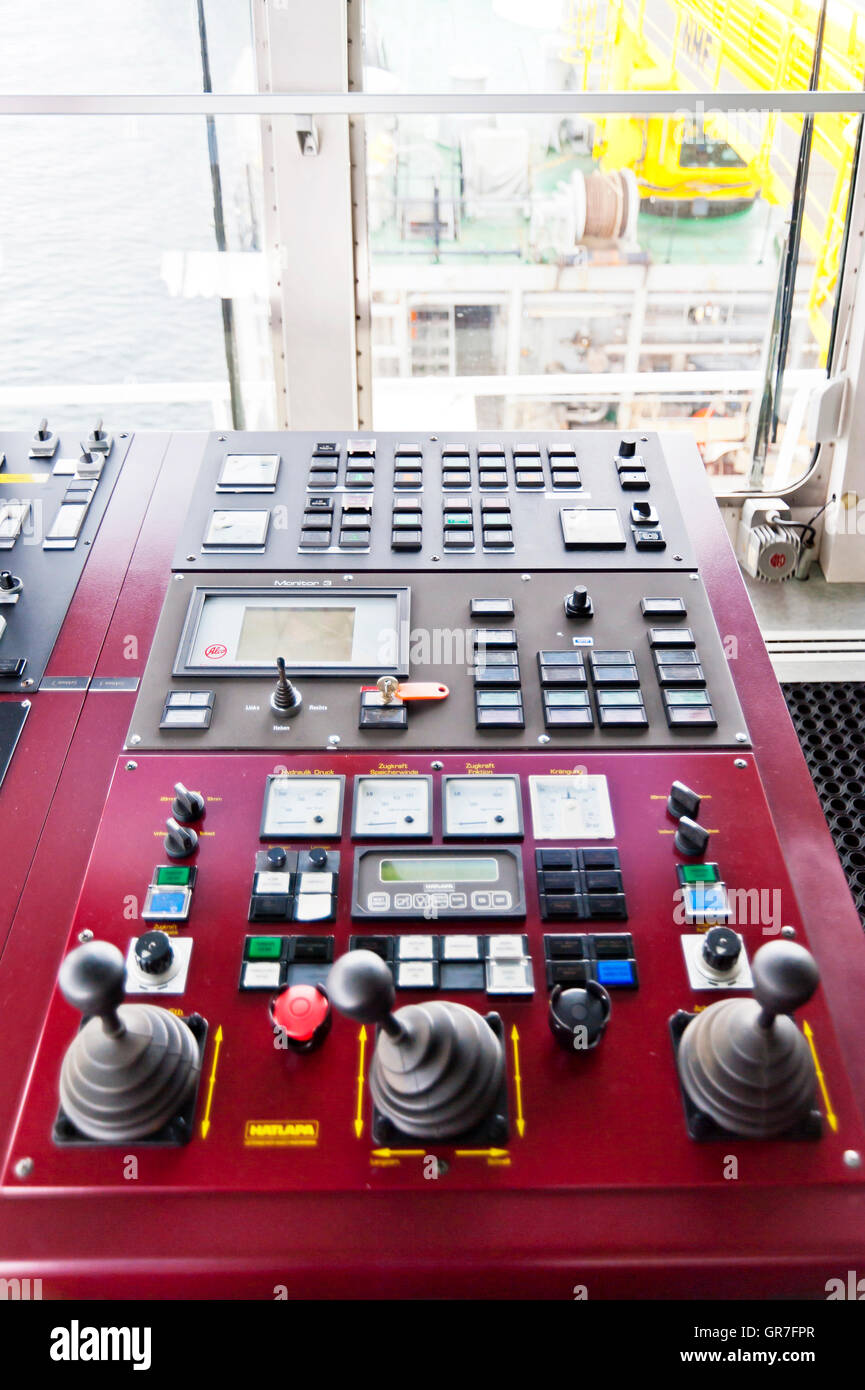 Bridge navigation instruments ship hi-res stock photography and images ...