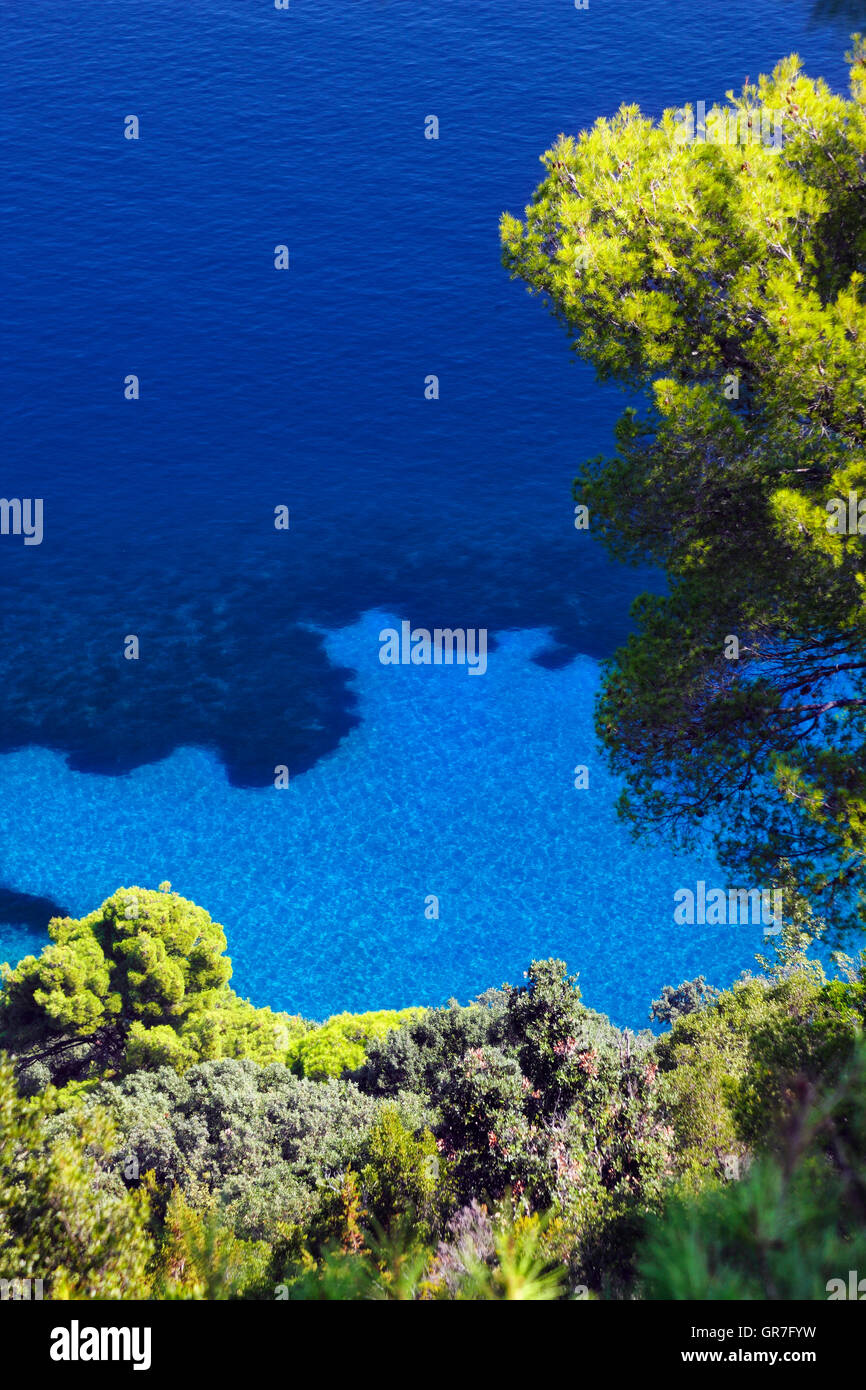 Green sea background hi-res stock photography and images - Alamy