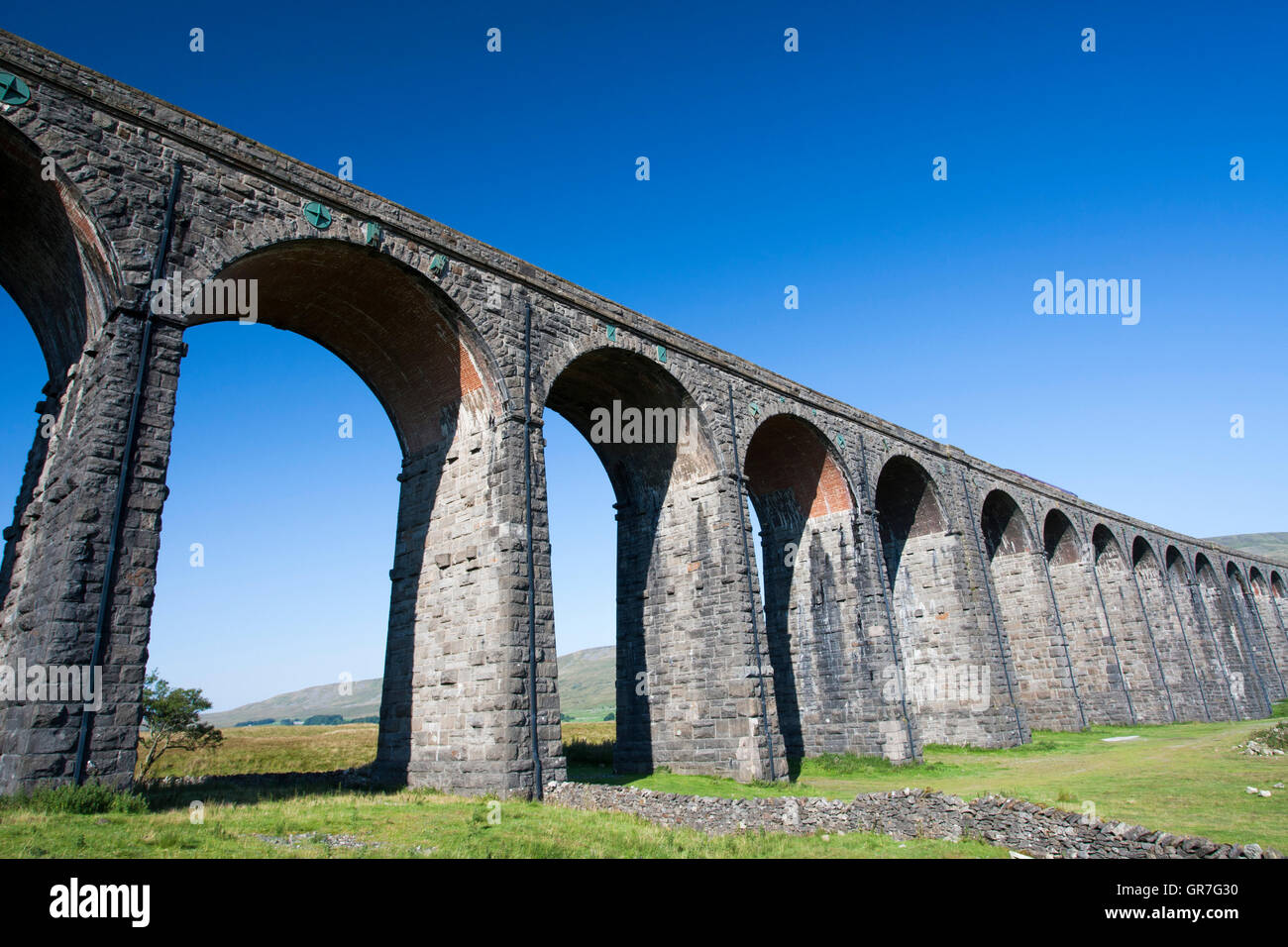 Ribblehead bridge hi-res stock photography and images - Alamy