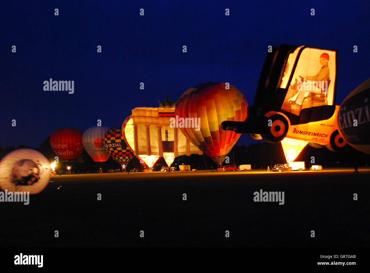 Night Glow On The Balloon Sail 2008 In Kiel Stock Photo - Alamy