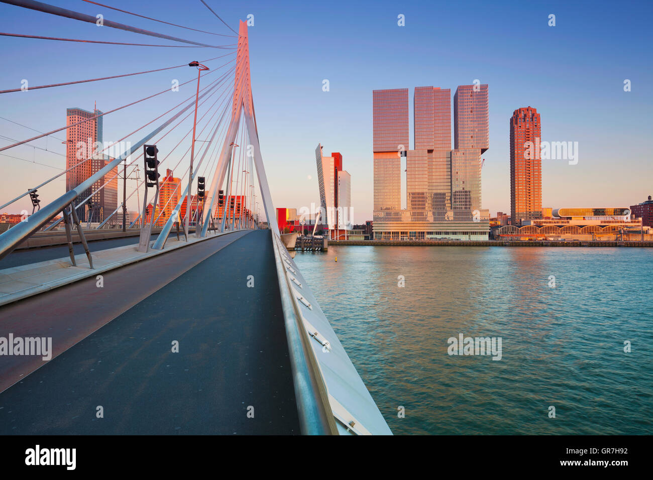 Downtown rotterdam hi-res stock photography and images - Alamy