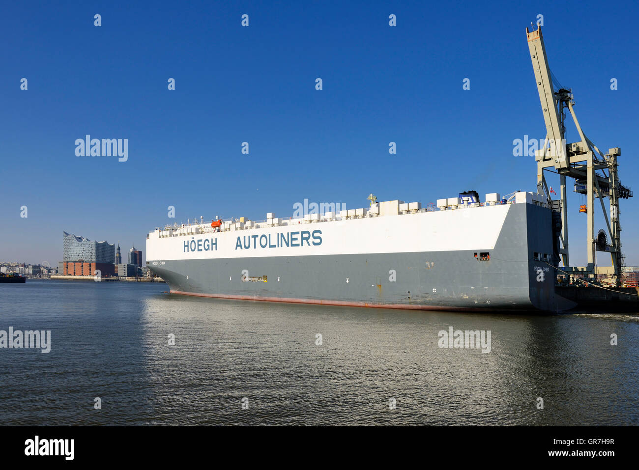 Car transport vessel hi-res stock photography and images - Alamy