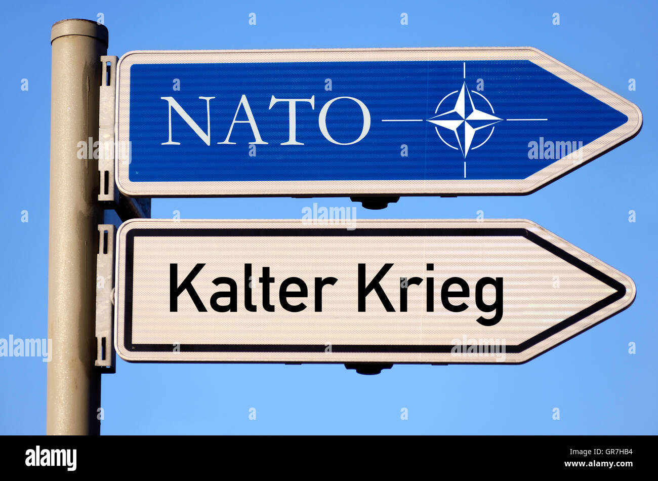 War nato hi-res stock photography and images - Alamy