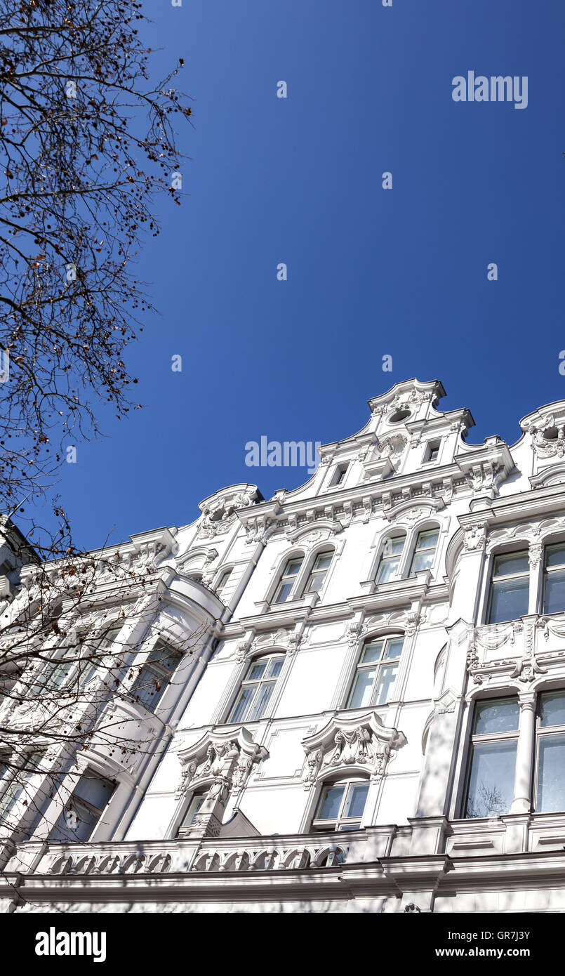 Berlin old tenement building hi-res stock photography and images - Alamy