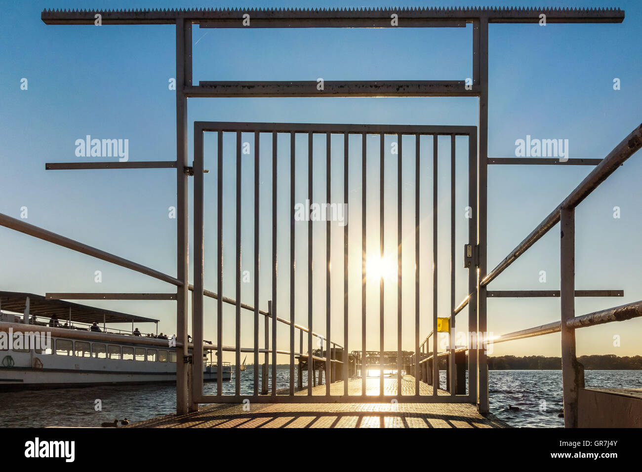 Criminal behind bars hi-res stock photography and images - Alamy