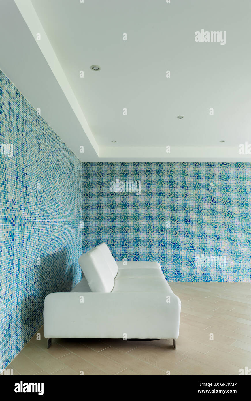 Divan hi-res stock photography and images - Alamy