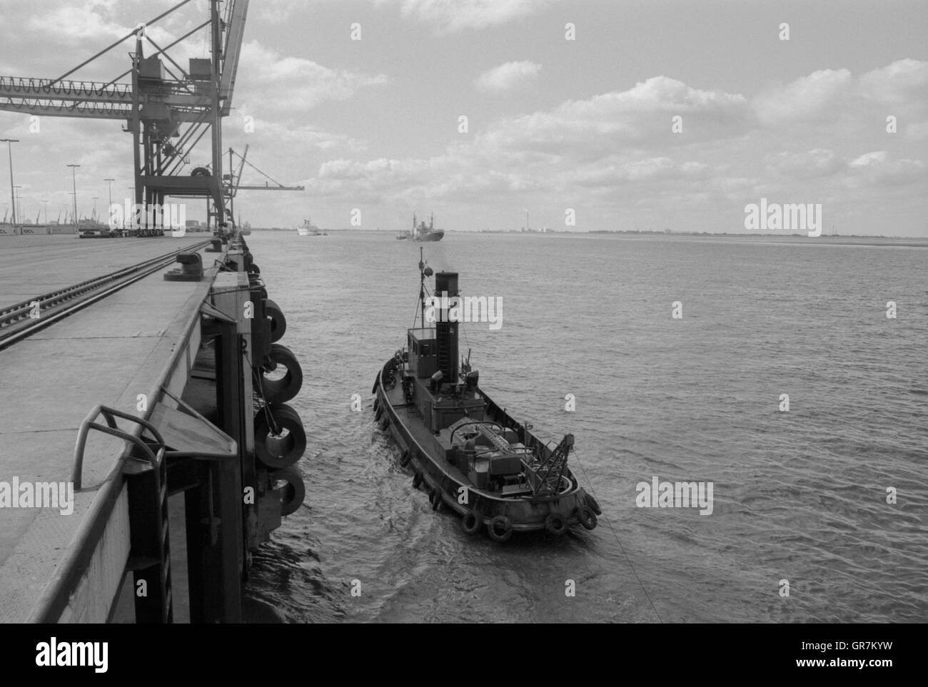 Garbage Ship High Resolution Stock Photography and Images - Alamy
