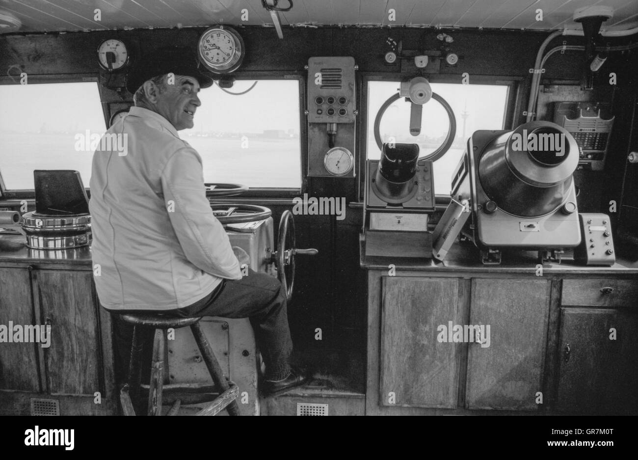 Ship's bridge captain hi-res stock photography and images - Alamy