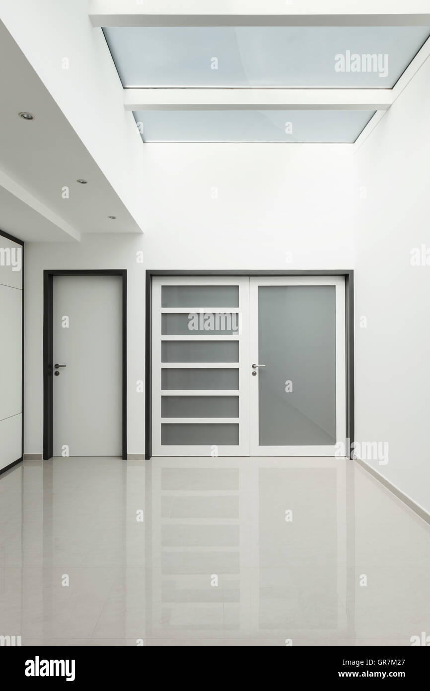 wide entrance of a modern villa Stock Photo - Alamy