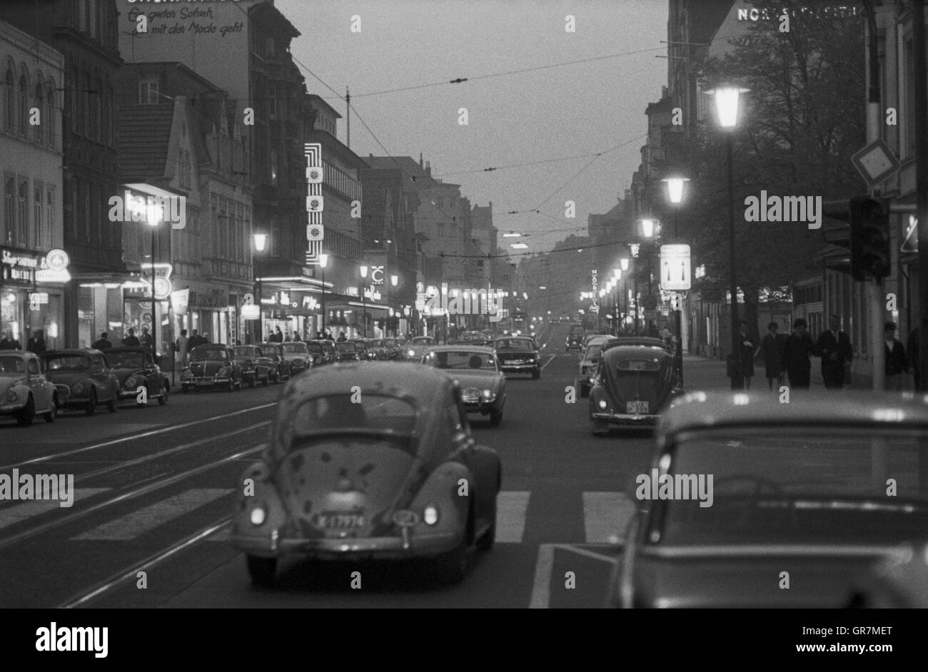 Street 1965 Bw Stock Photo - Alamy
