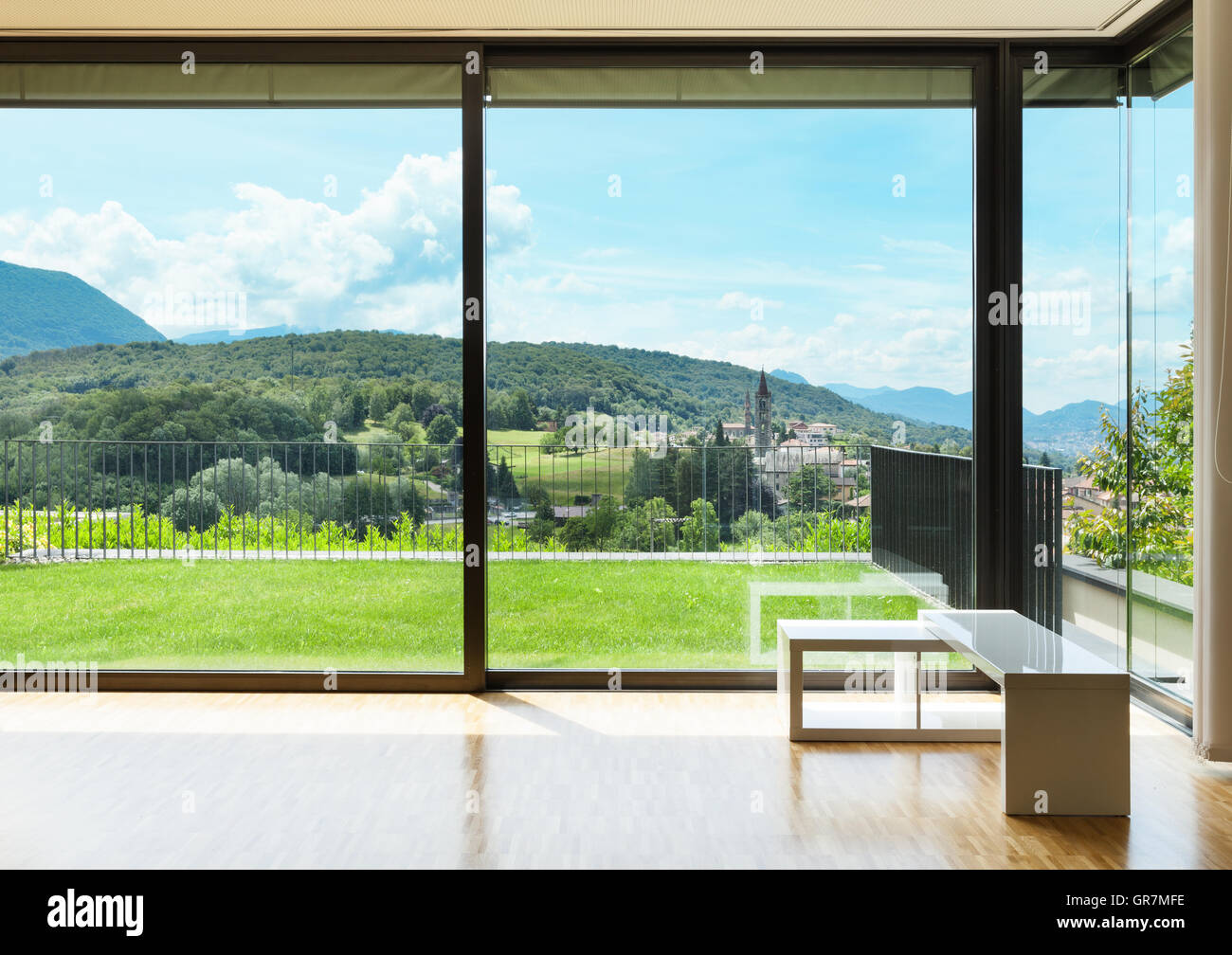 Big window design hi-res stock photography and images - Alamy
