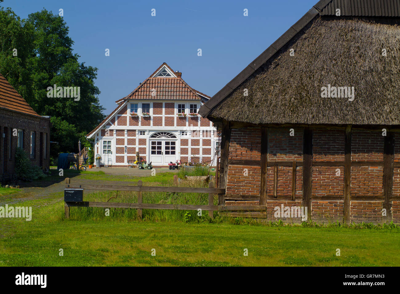 North german farmhouse hi-res stock photography and images - Alamy