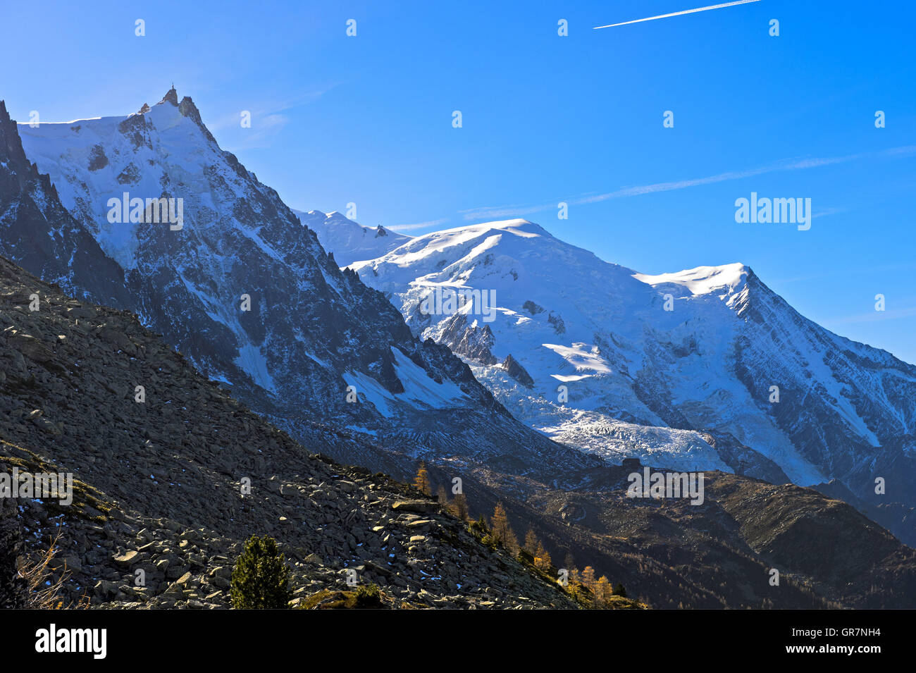 Montblanc massif hi-res stock photography and images - Alamy