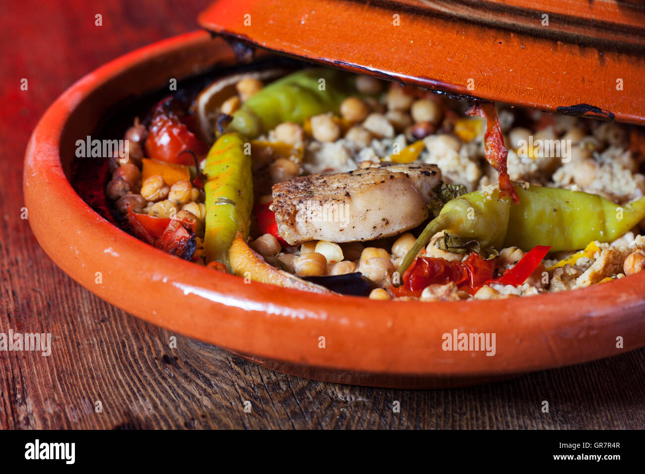 Tajine oriental hi-res stock photography and images - Alamy