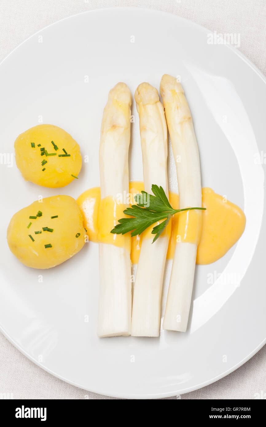 German white asparagus hi-res stock photography and images - Alamy
