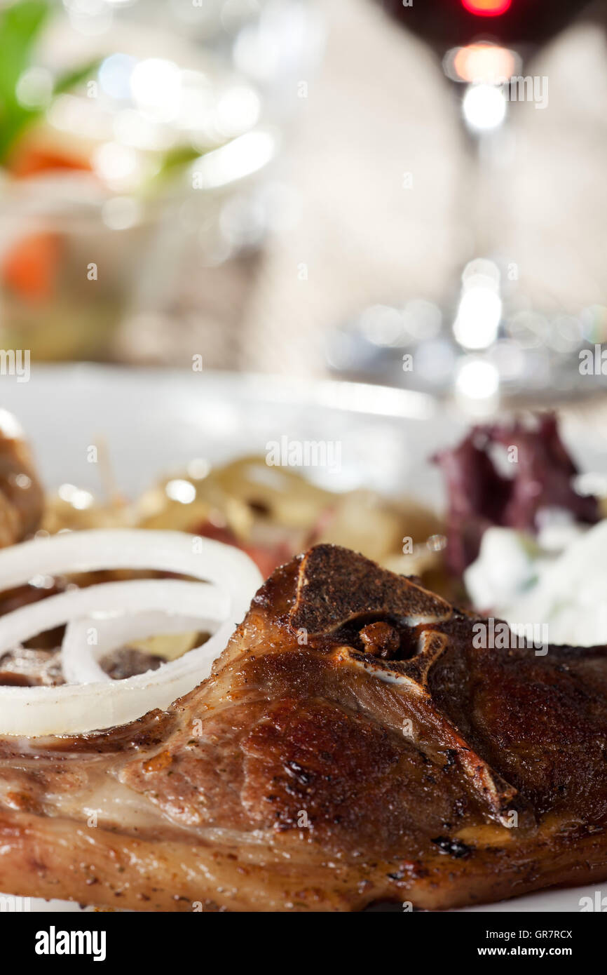 Lamb chop hi-res stock photography and images - Alamy