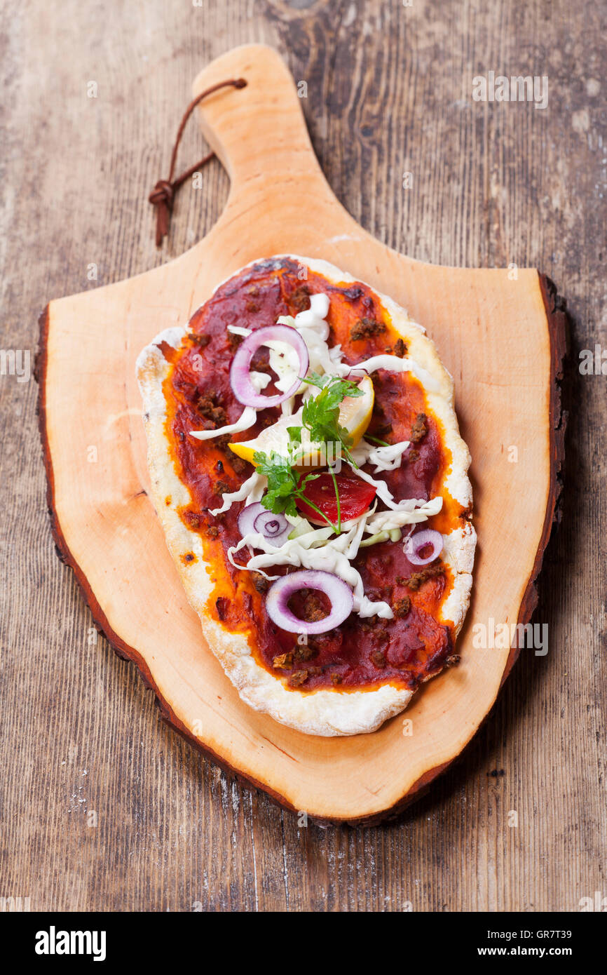 Traditional lahmacun hi-res stock photography and images - Alamy