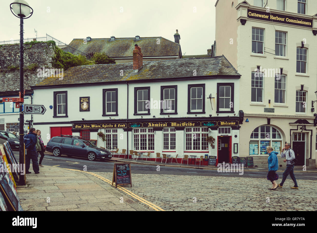 Old Pub In The Port Of Plymouth Stock Photo - Alamy