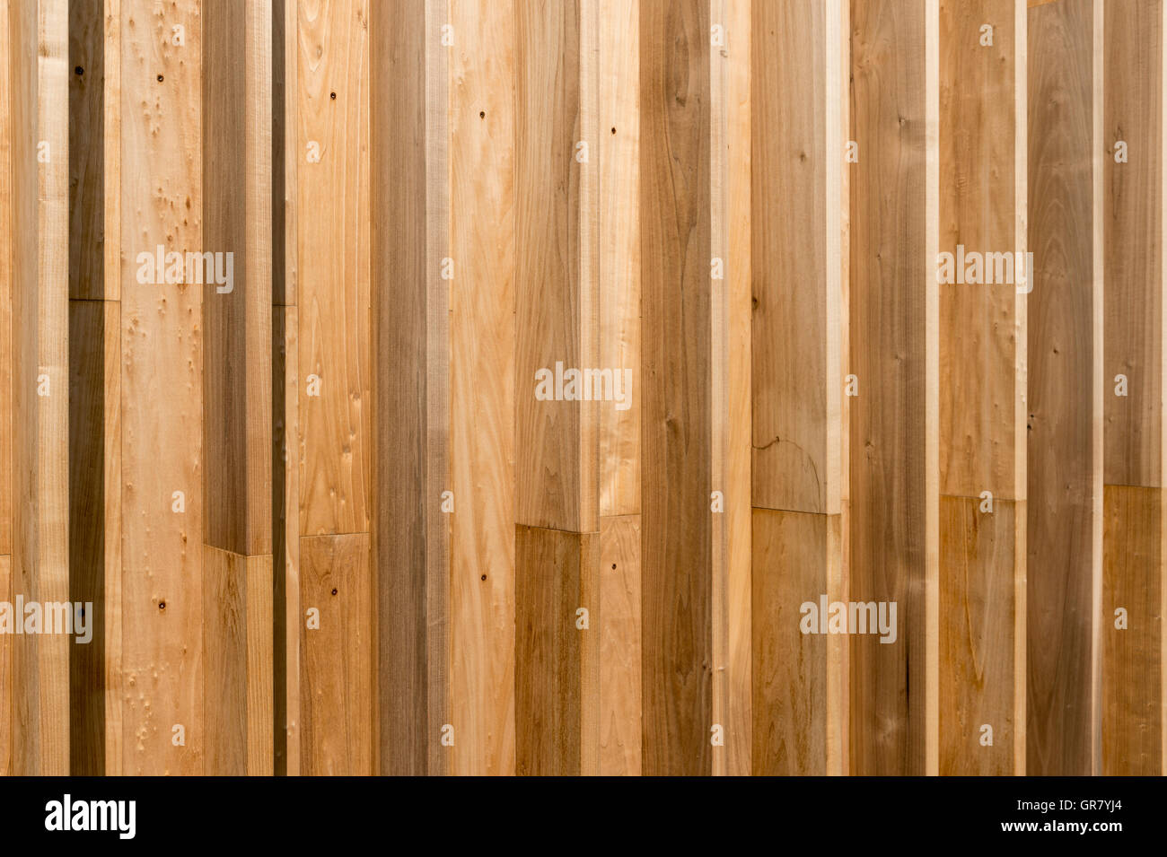 House Wall Made Of Poplar Wood In The Sunshine Stock Photo - Alamy