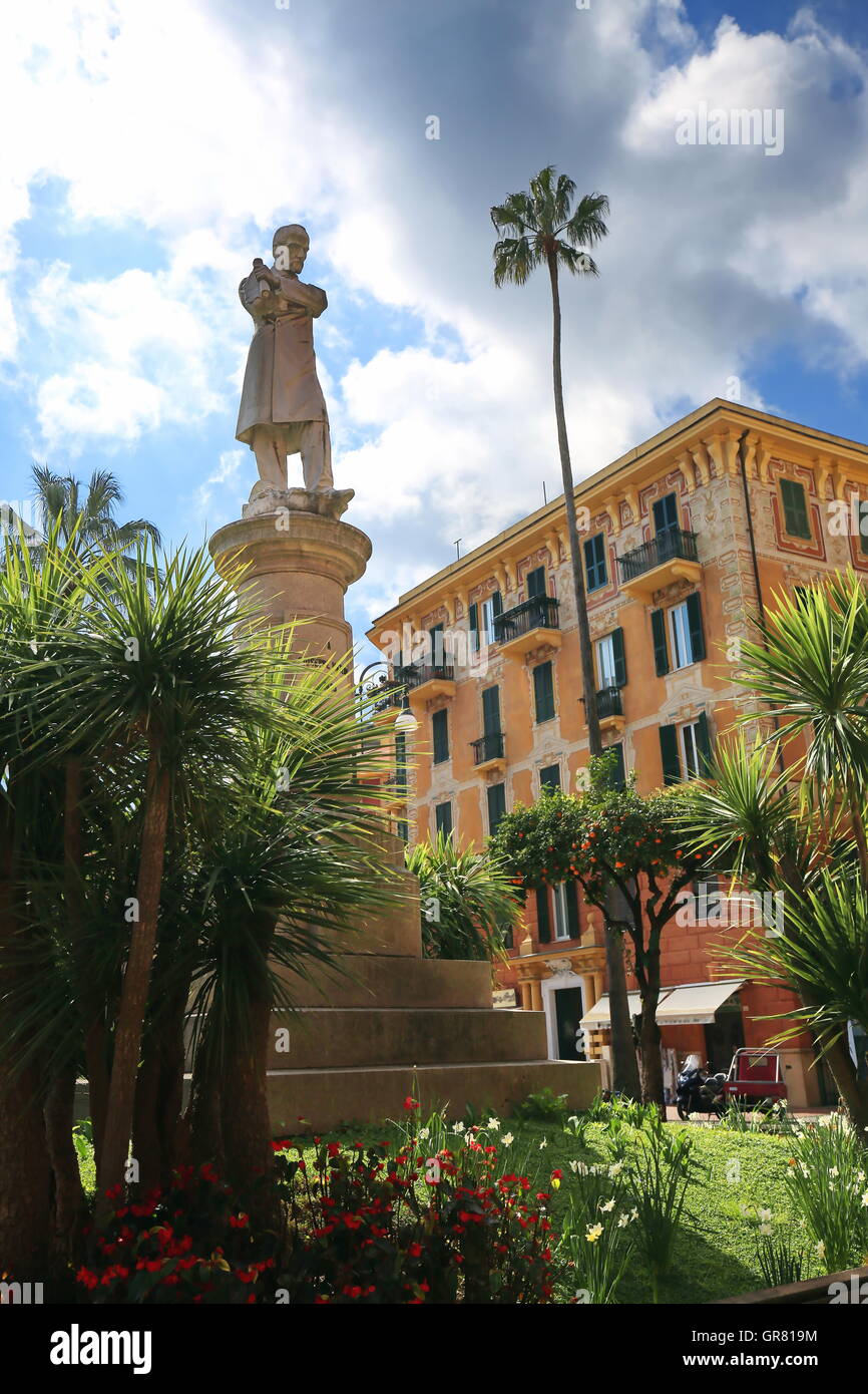 Giuseppe mazzini statue hi-res stock photography and images - Alamy