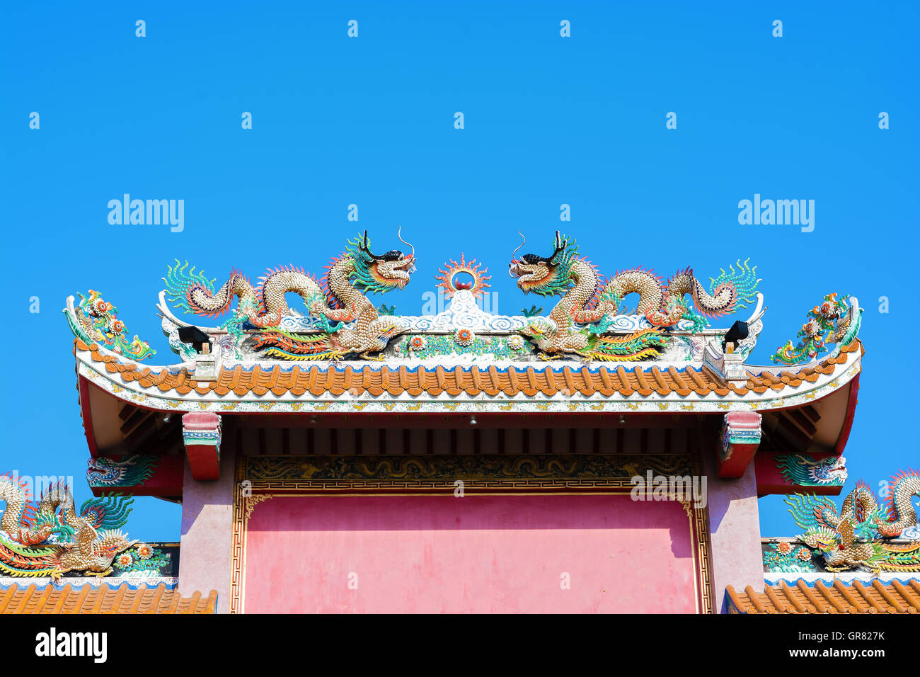 Red dragons hi-res stock photography and images - Alamy