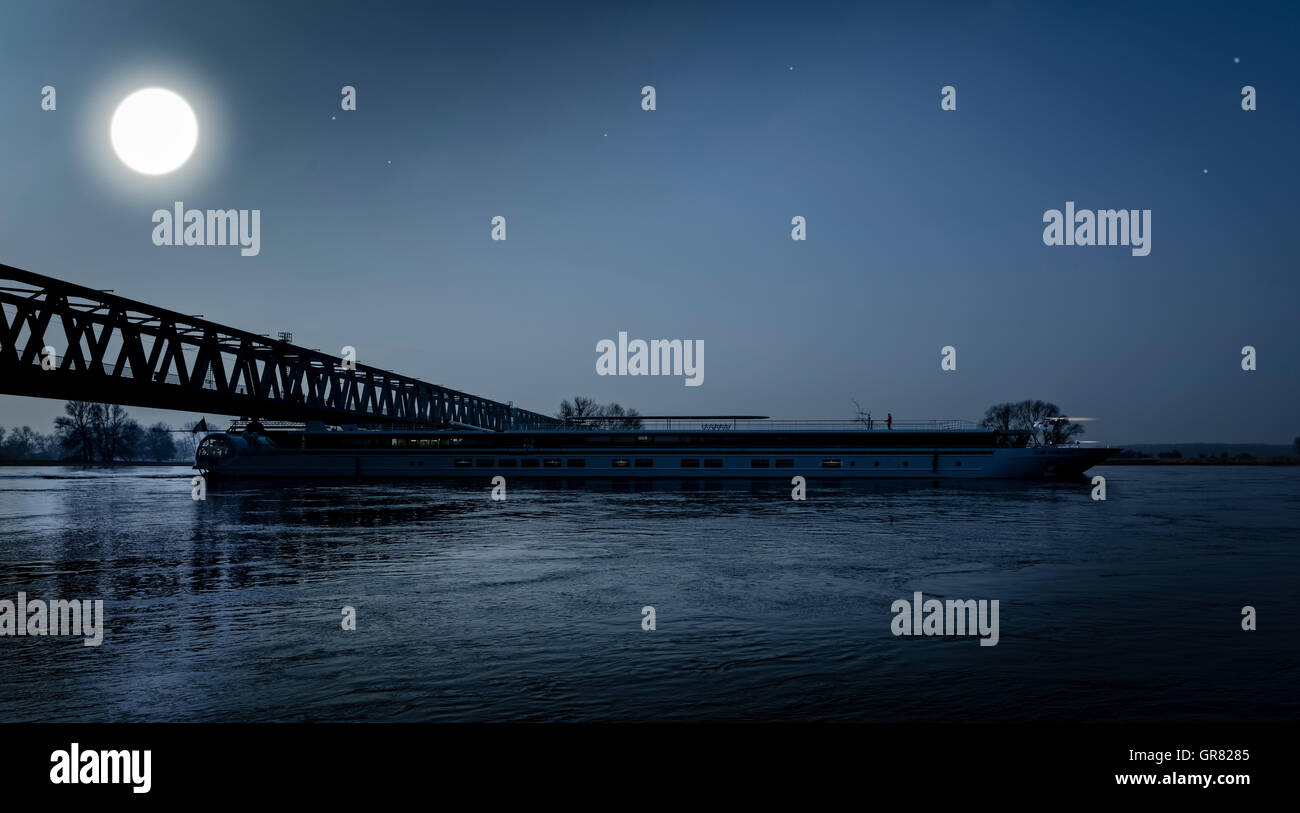 Elbe railroad bridges hi-res stock photography and images - Alamy