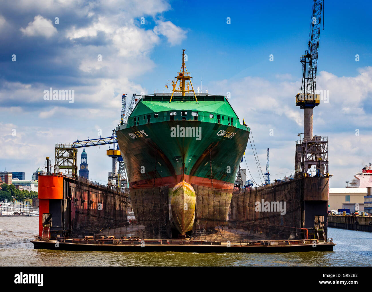 Building of ships and floating structures hi-res stock photography and ...