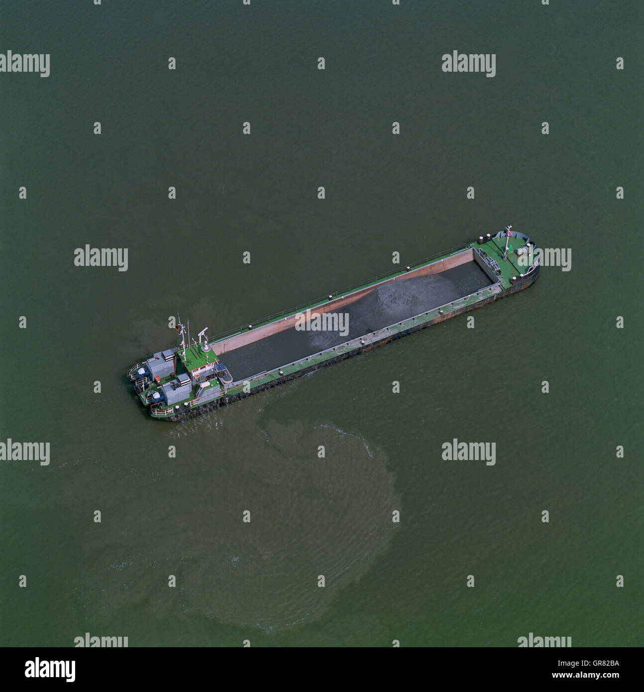 Dump barge hi-res stock photography and images - Alamy