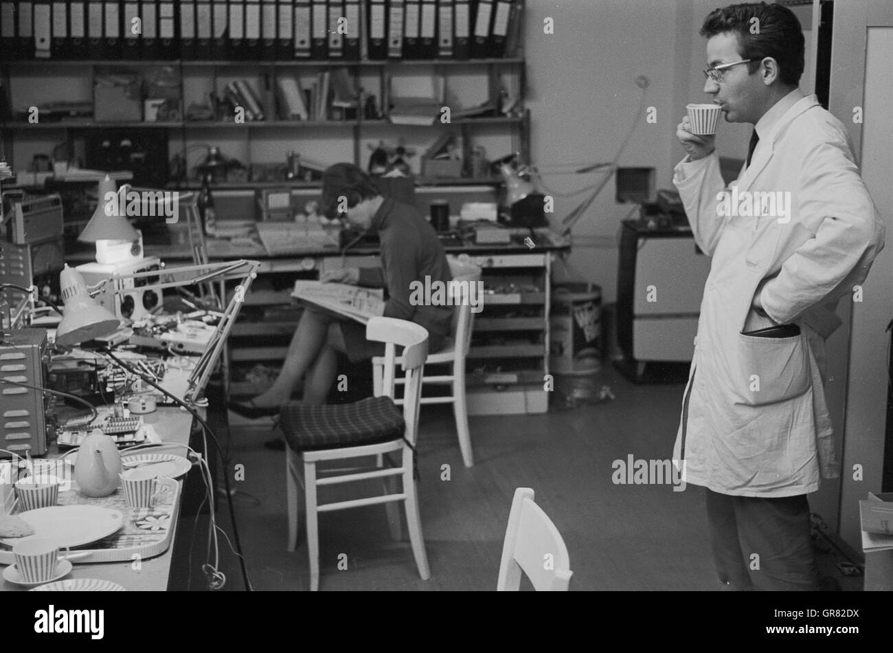 Men technician Black and White Stock Photos & Images - Alamy