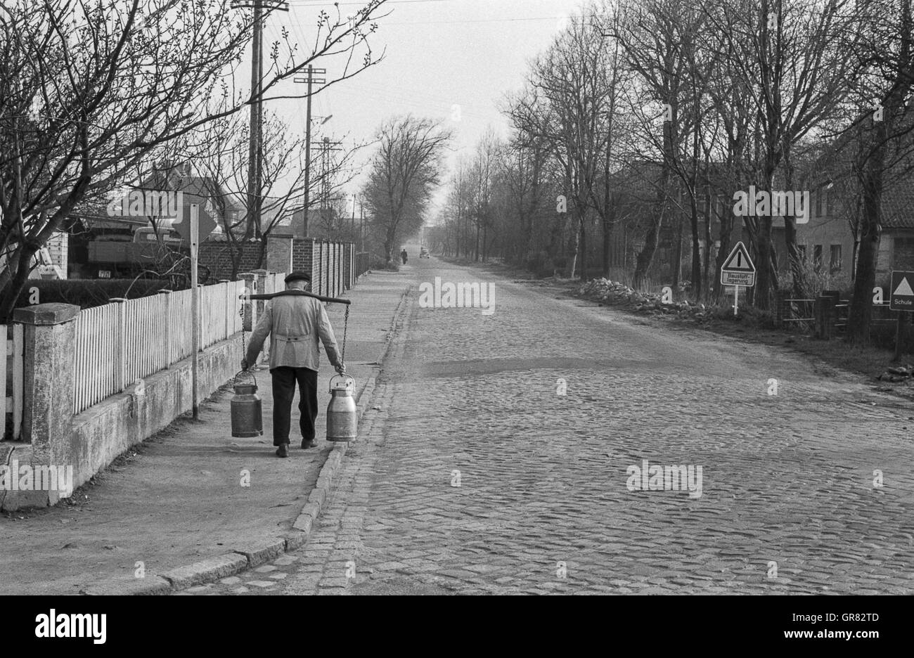 Milkman hi-res stock photography and images - Alamy