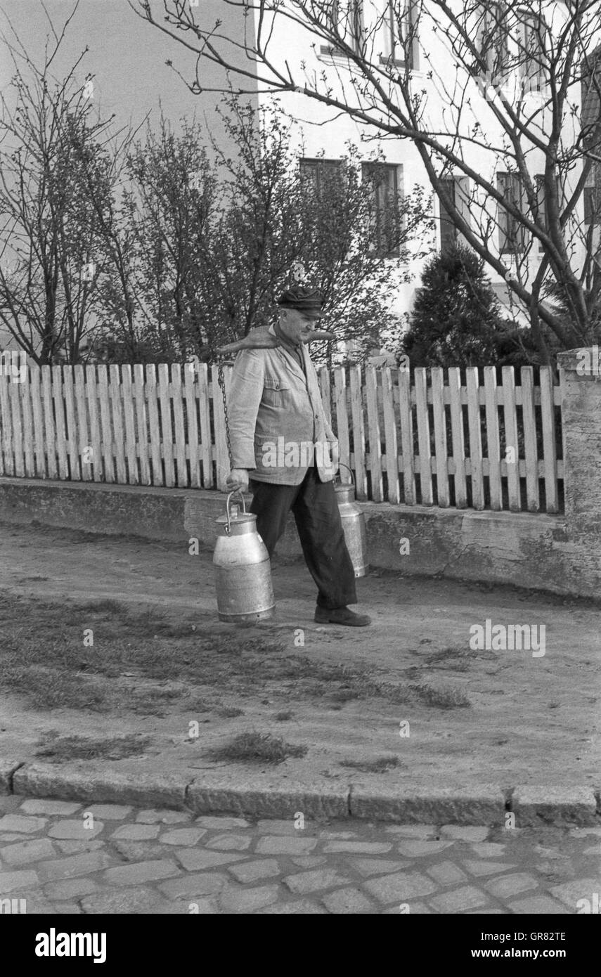 Milkman High Resolution Stock Photography and Images - Alamy