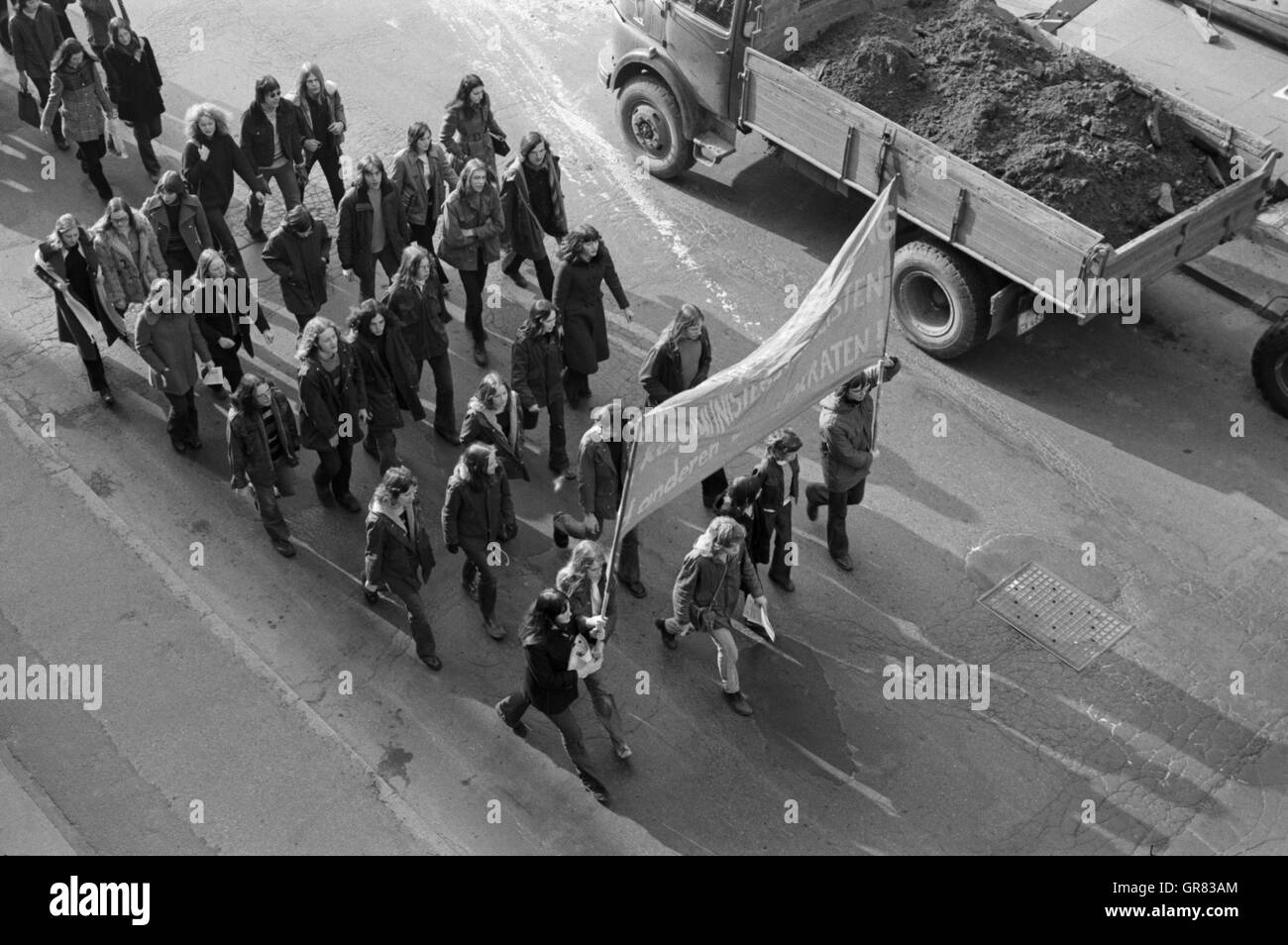 1973 teenager hi-res stock photography and images - Alamy