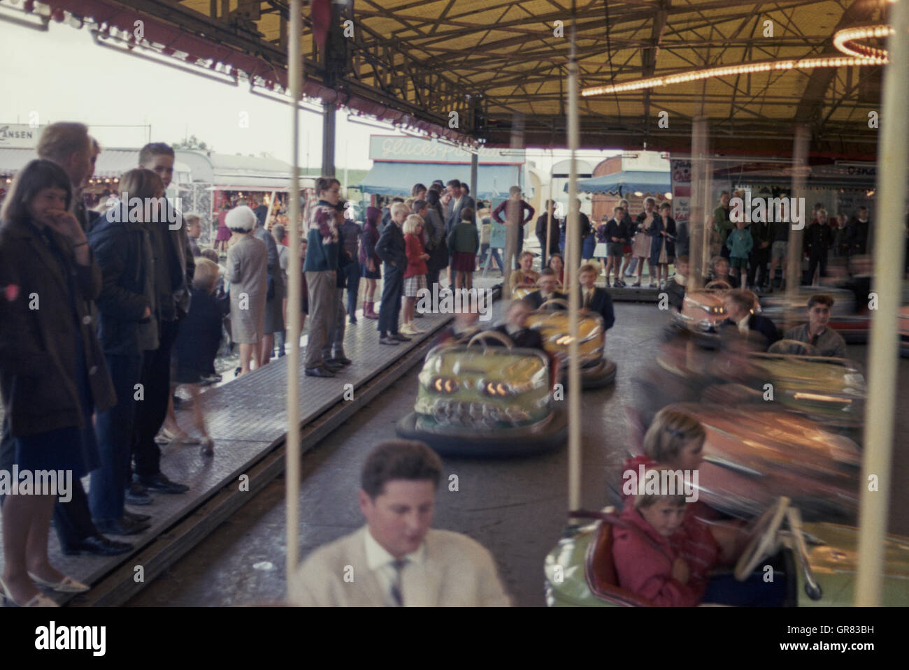 Dodgems funfair historical hi-res stock photography and images - Alamy