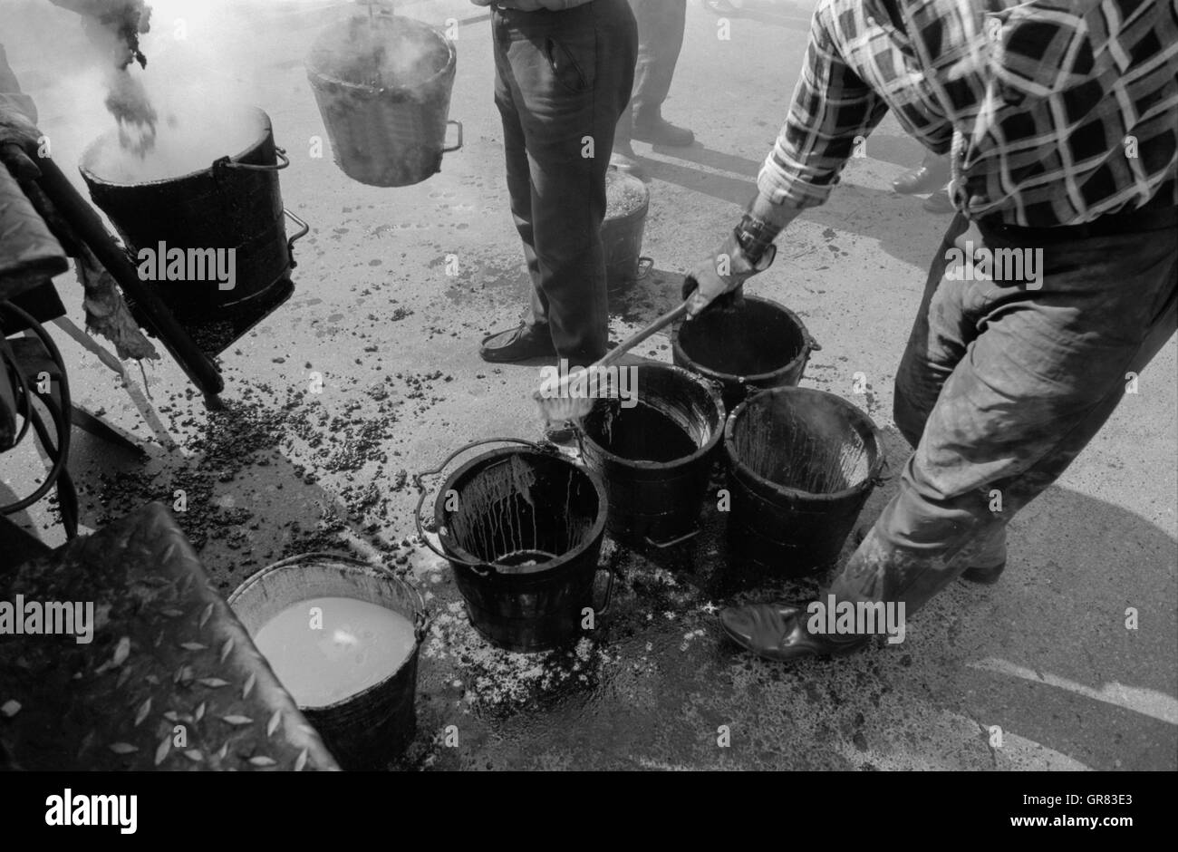 Tar Road Construction 1972 Bw Stock Photo - Alamy