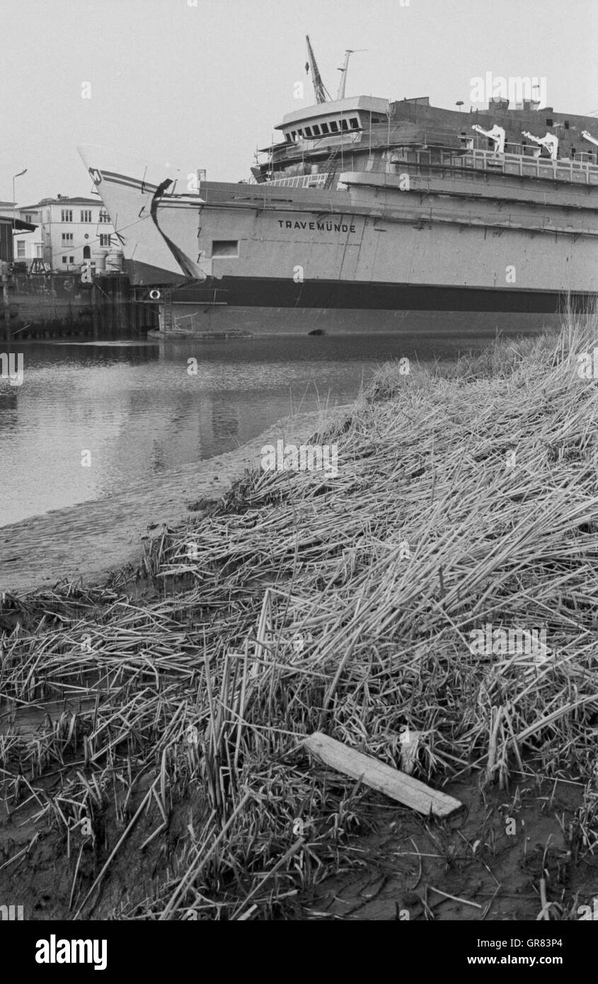 Schichau Shipbuilding Bremerhaven Stock Photo - Alamy