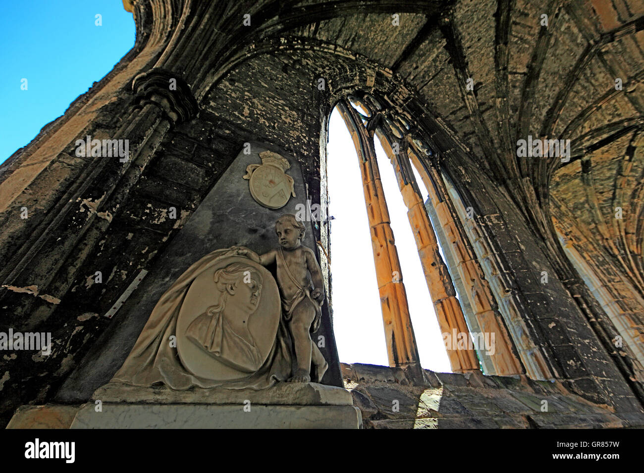 Scotland, highlands, Elgin, ruin of the cathedral, Gothic cross ...