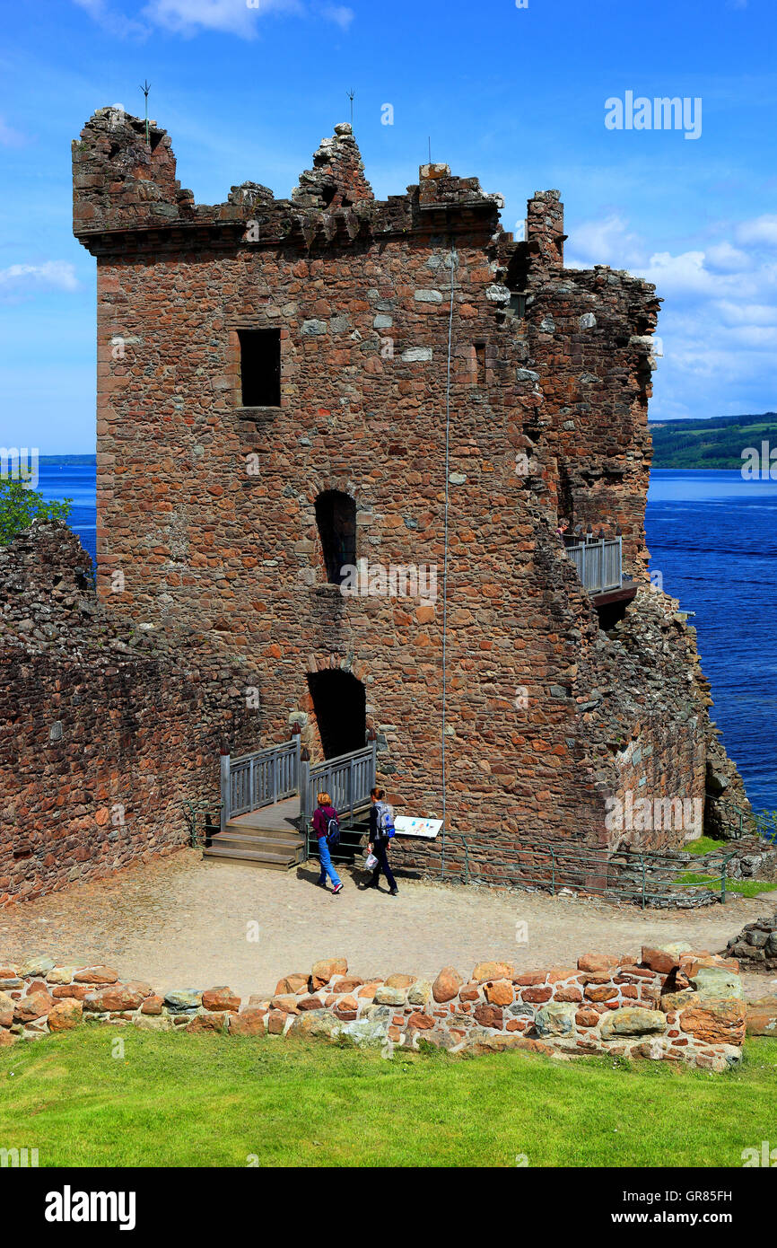 Scotland, the ruins of the Castle Urquhart in the Loch Ness Stock Photo ...