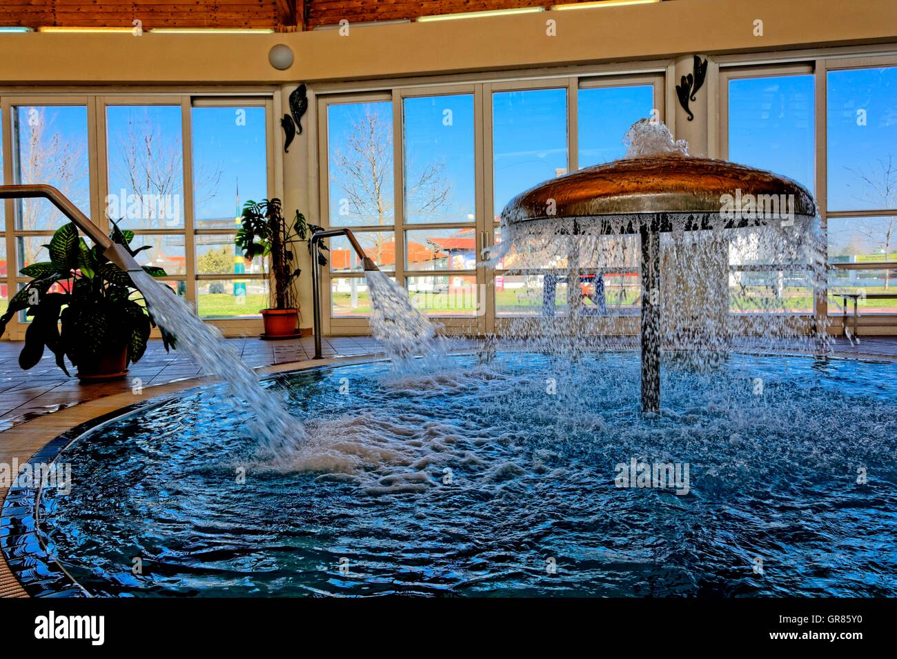 Bubbling springs hi-res stock photography and images - Alamy