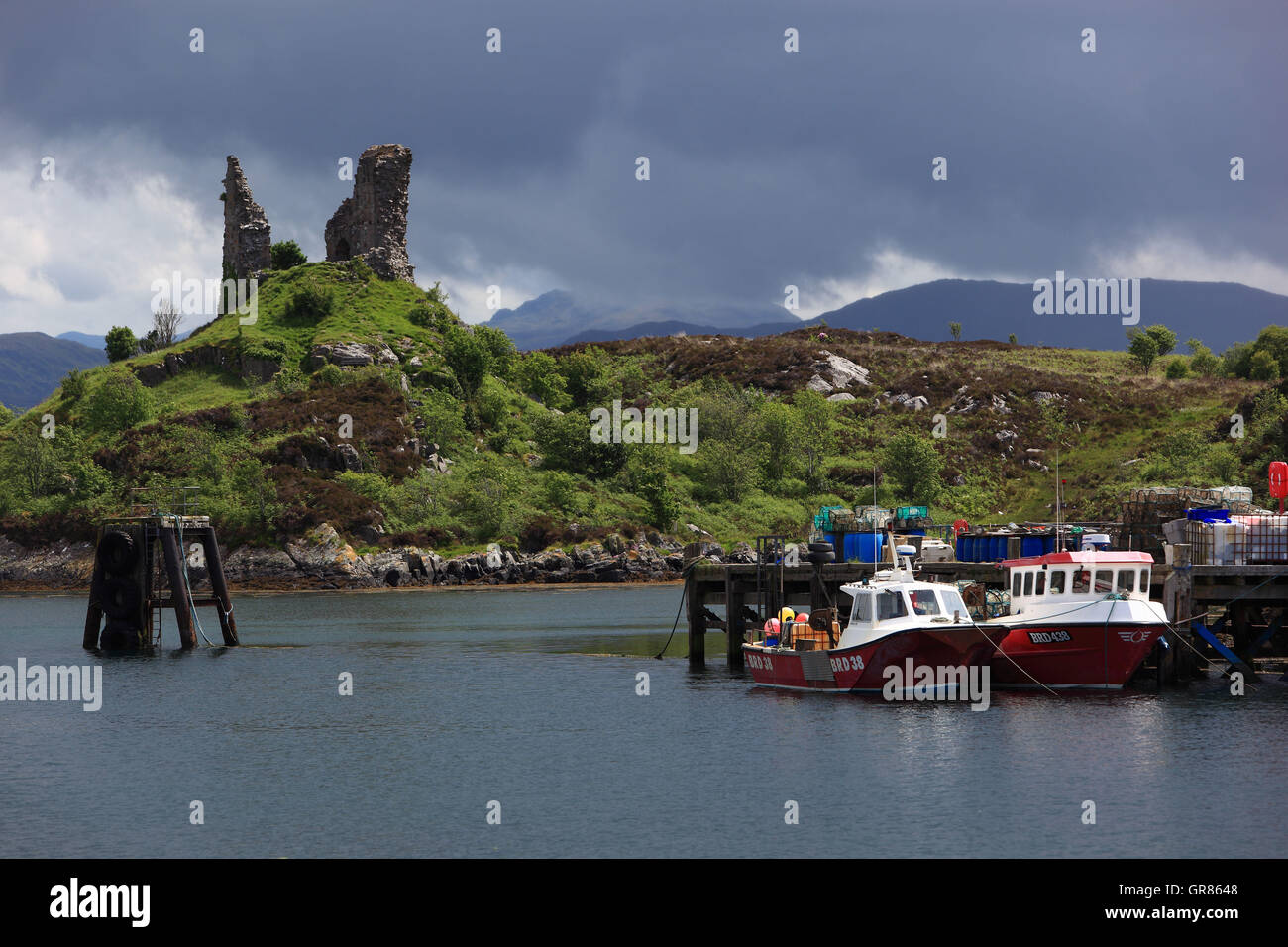 Scotland, the Inner Hebrides, Isle of Skye, place Kyleakin, small ...