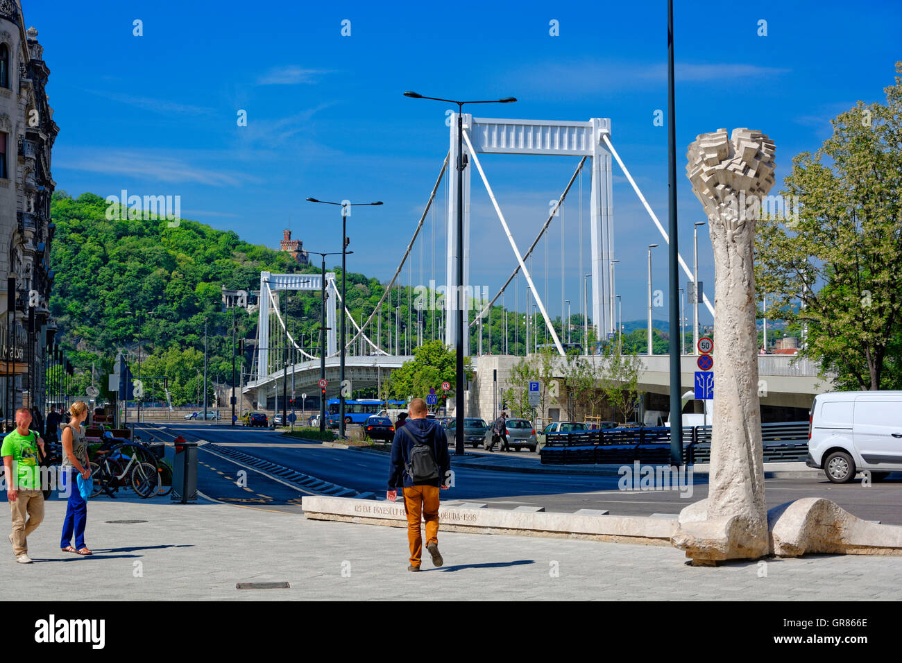 Elizabeth bridge hi-res stock photography and images - Alamy
