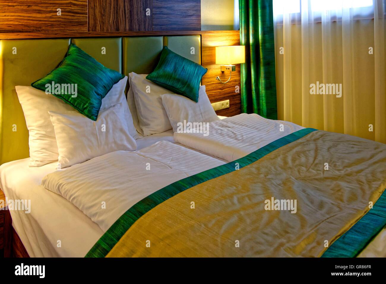 Double doubles hi-res stock photography and images - Alamy Double doubles hi-res stock photography and images - Alamy